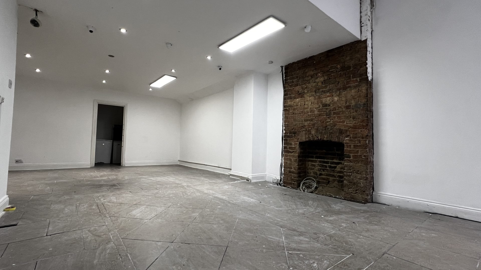Shop to Let Abbeville Road - Vause Cribb